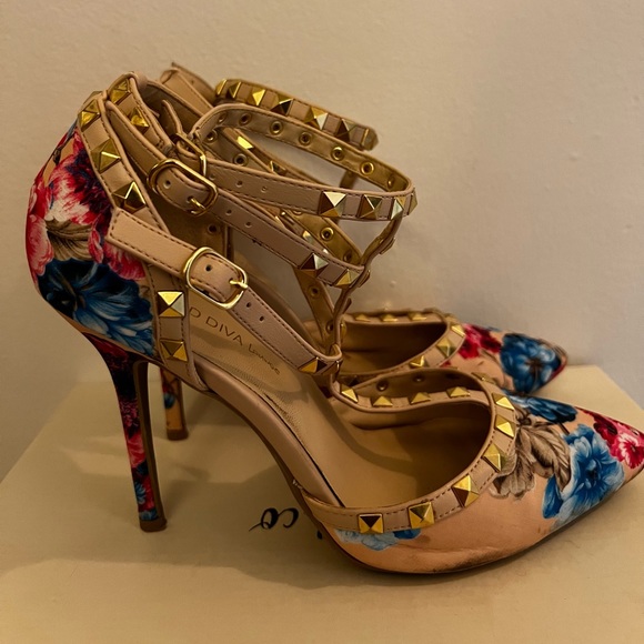 Wild Diva | Shoes | Wild Diva Lounge Floral Heels | Poshmark